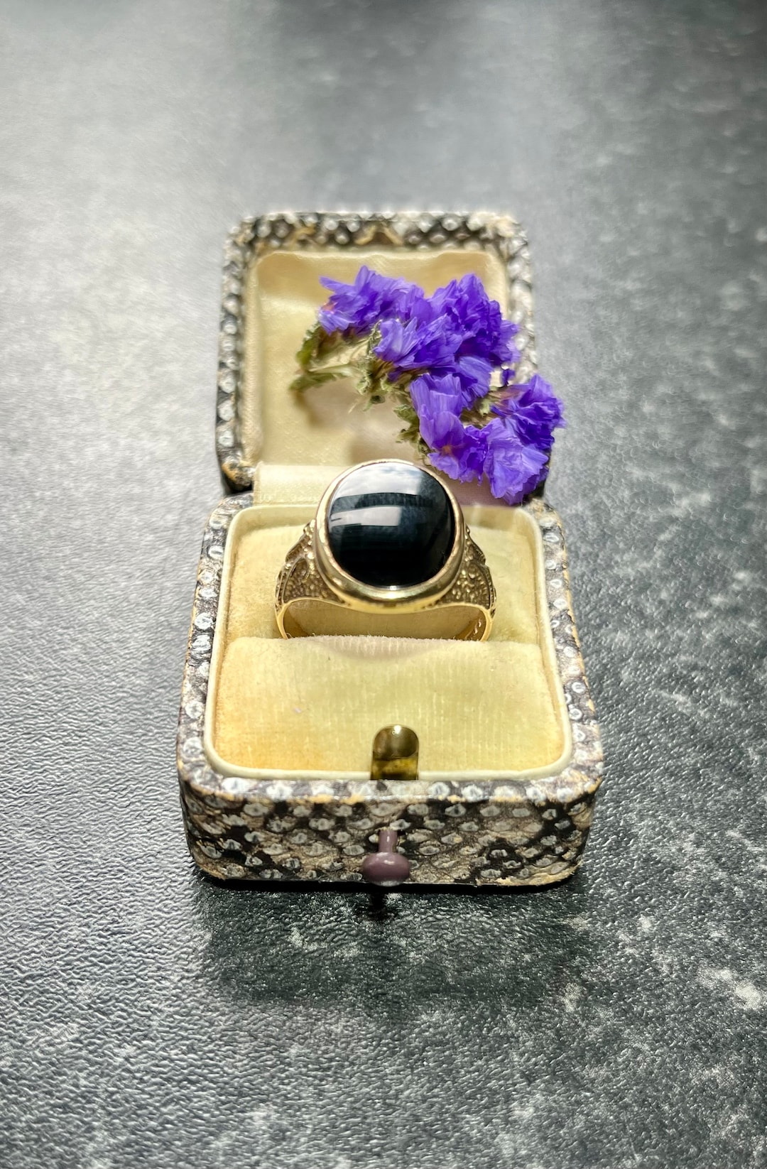 Vintage 1980s 9ct Gold Oval Headed Men’s Onyx Signet Ring, Perfect ...