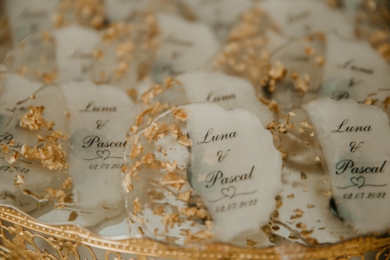 Custom magnets wedding | Beachweddingtips.com