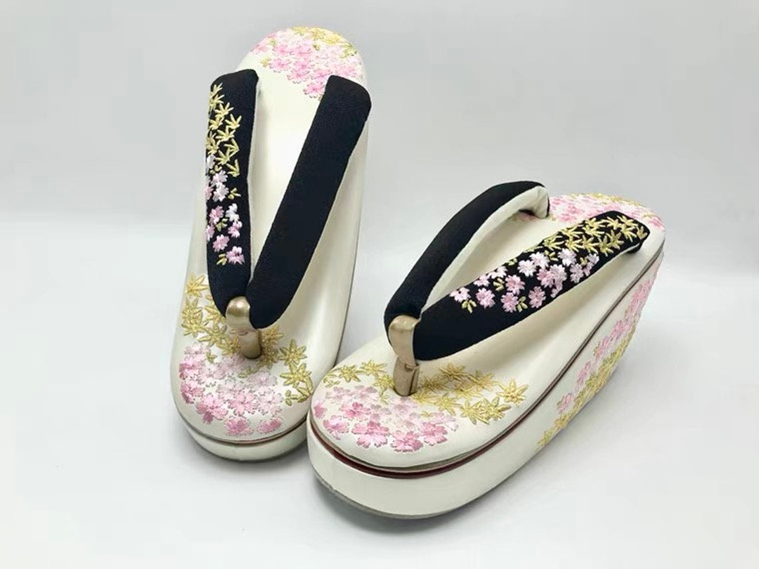 Luxurious Embroidered Zori , Kimono Sandal, Japanese Sandals ...