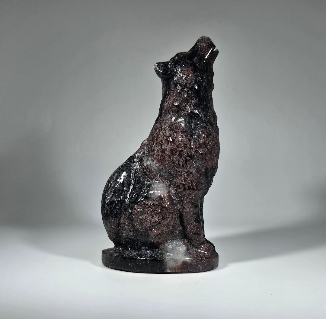 4" Garnet in Arfvedsonite Wolf Carving - Etsy
