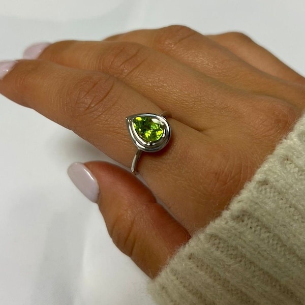 Peridot Ring - Etsy