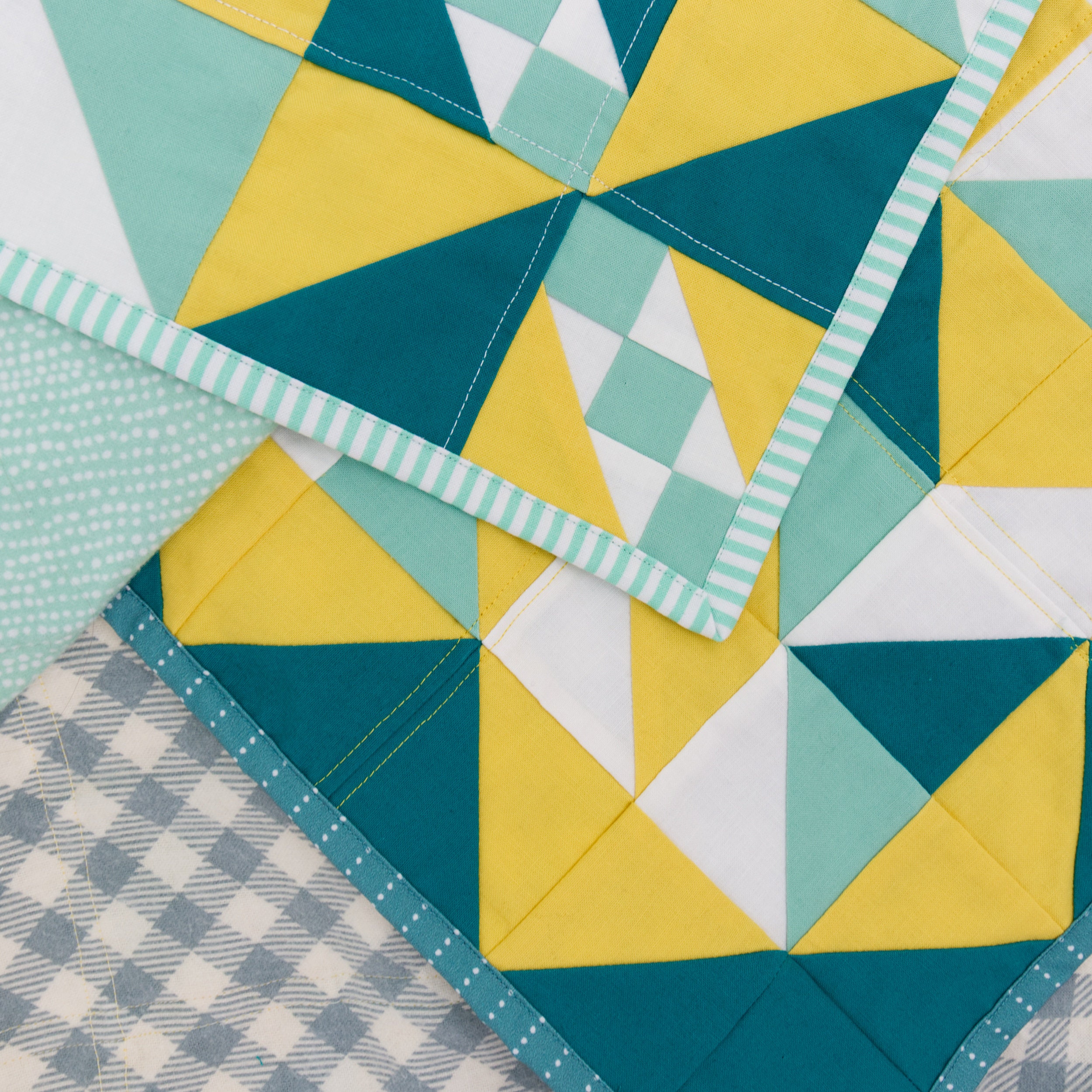 Diagonal Dazzle Quilt Pattern - Modern Quilt Pattern With Full Tutorial, 2 Versions Included - Etsy