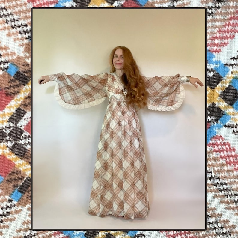 Fabulous Vintage 1970s Plaid Autumn Fall Colors Dress With Huge Angel ...
