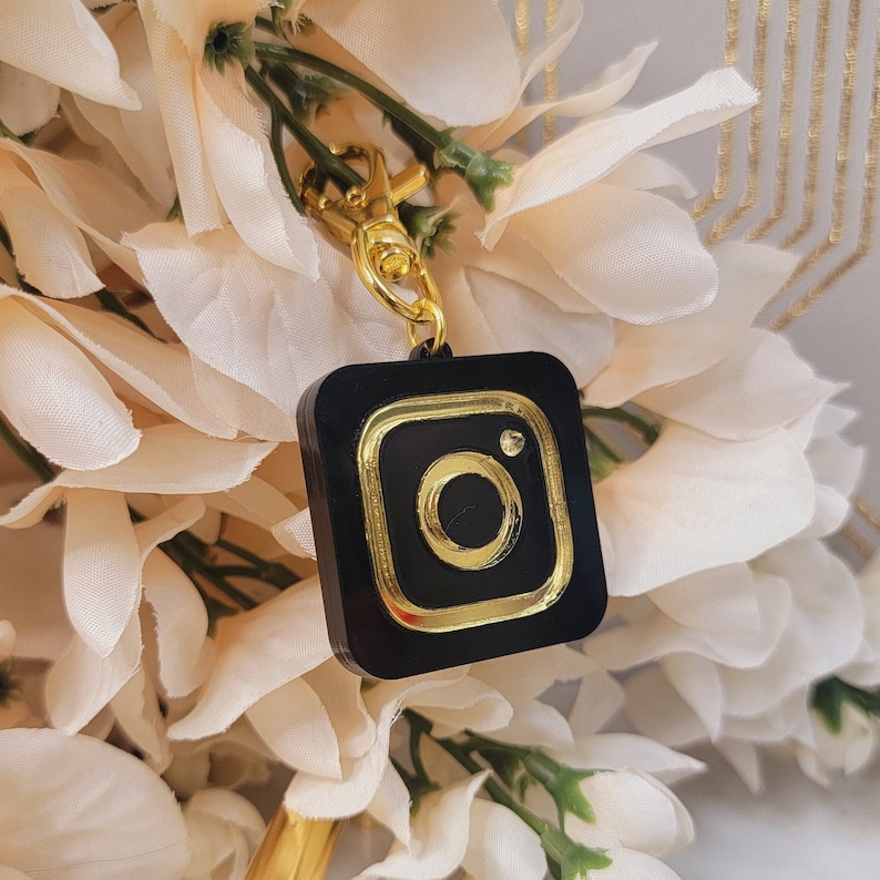Instagram Smart NFC Keychain for Social Media Tap and Follow Digital ...