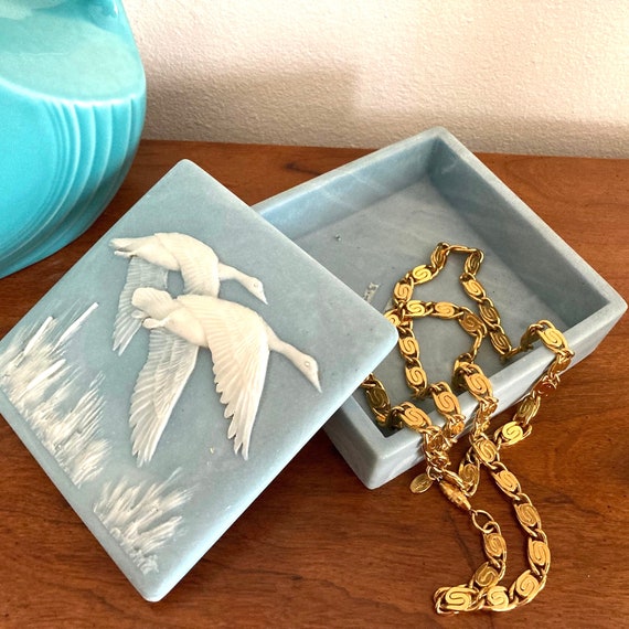 1960s Retro blue Incolay square carved soapstone bird… - Gem