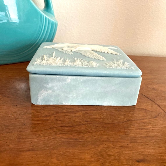 1960s Retro blue Incolay square carved soapstone bird… - Gem