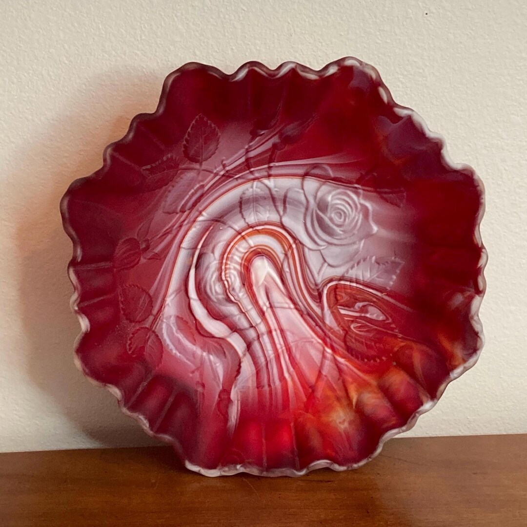 Beautiful 1950s Imperial Red White Slag Glass Rose Ruffled Rim Embossed ...