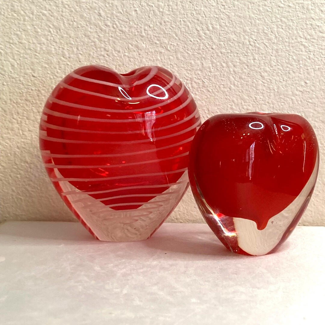 Vintage Art Glass Vignette Heart Bud Vases, Set of Two, Red White ...