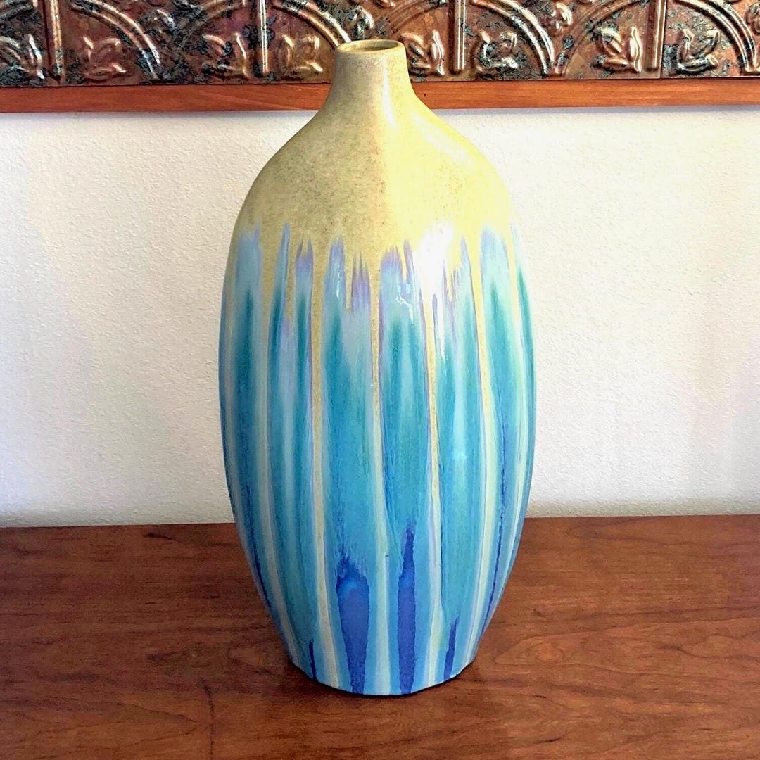 Vintage Romantic Feminine Flask Shaped Pottery Vase With High Glazed ...
