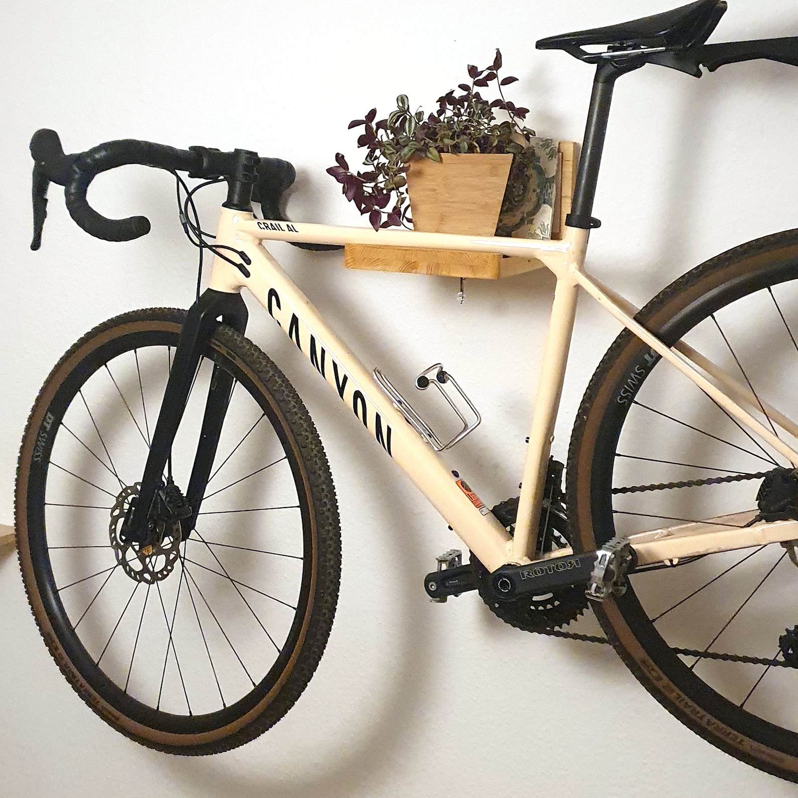 Bicycle Wall Mount Made of Wood Wall Mount Bike Suspension Bike Mount ...
