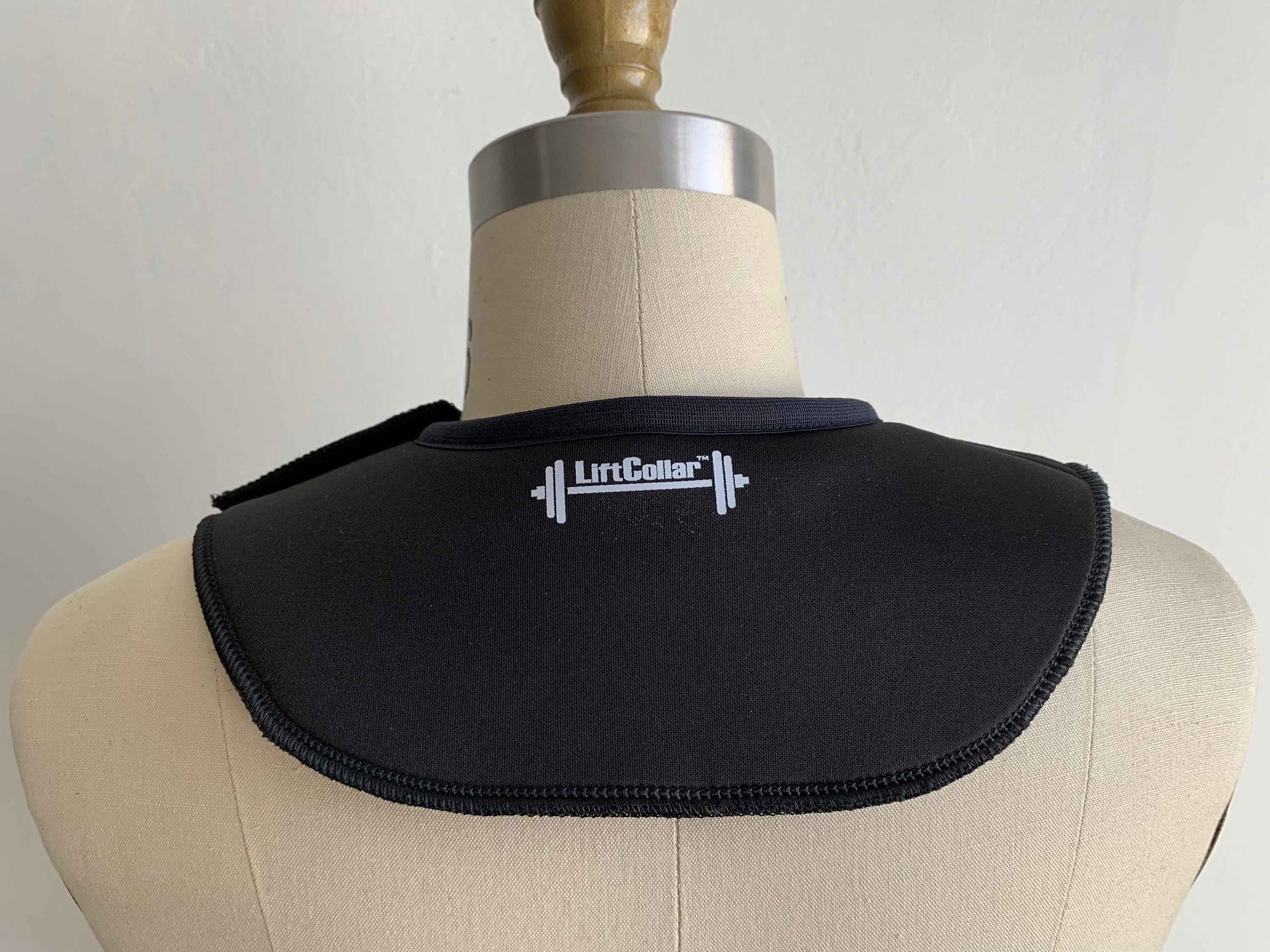 Liftcollar - Cushioned Collar Clavicle Protection Weightlifting Barbell ...