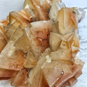 Mariposa butterfly Calcite Specimen UV Glow Beautiful Lustrous Mineral ...