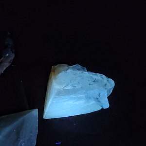 Mariposa "butterfly" Calcite Specimen UV Glow Beautiful Lustrous ...