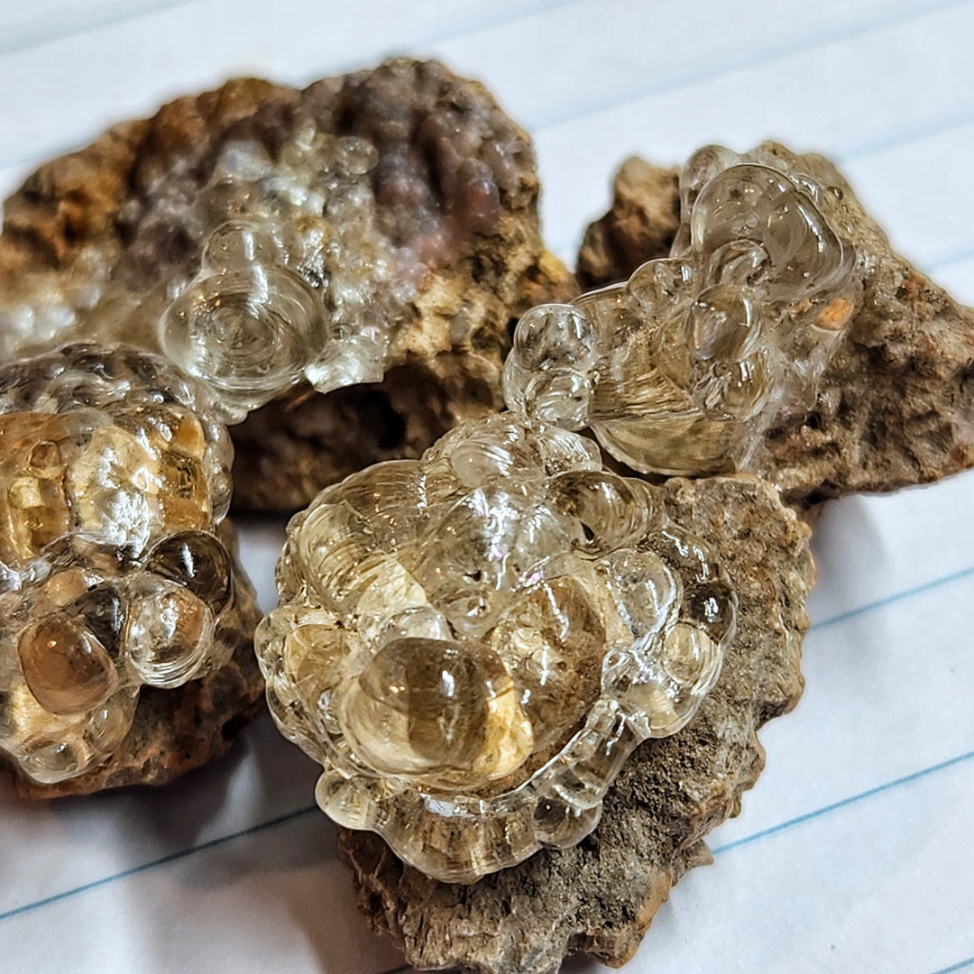 Hyalite Opal Green Strong Reaction Glassy Thumbnail Perky Box Gorgeous ...