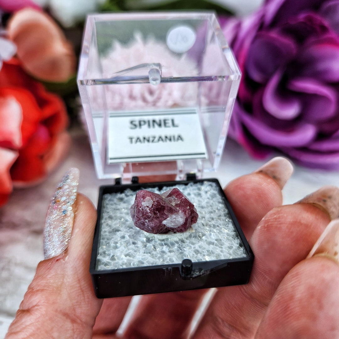 Spinel Red UV Tanzania Pink UV Thumbnail Perky Box 3 Grams Rare Unique ...