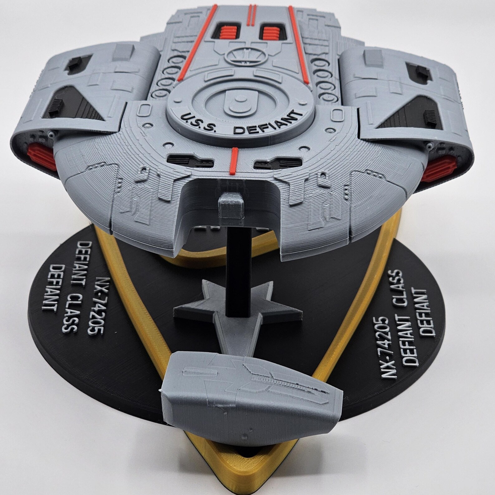 3D Printed Sci-fi Starship Model – USS Defiant NX-74205 Inspired ...