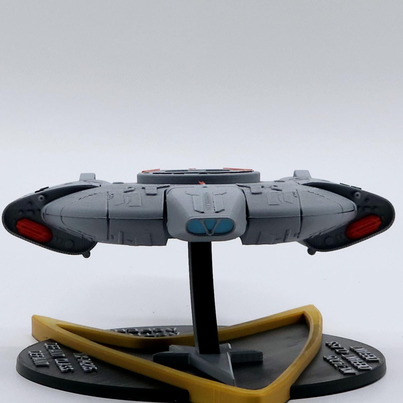 3D Printed Sci-fi Starship Model – USS Defiant NX-74205 Inspired ...