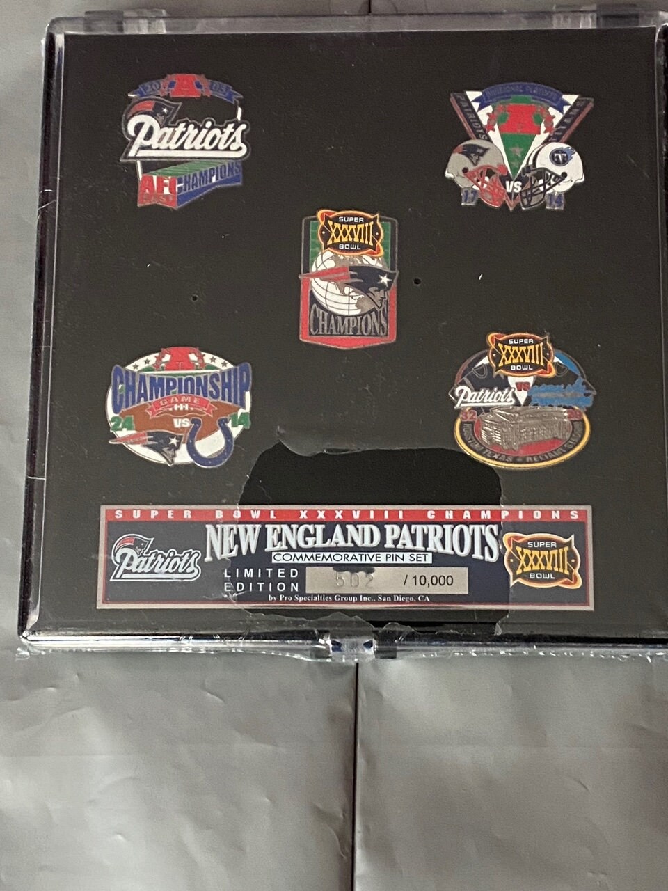 New England Patriots Super Bowl 38 Champions Commemorative Pin Set ...