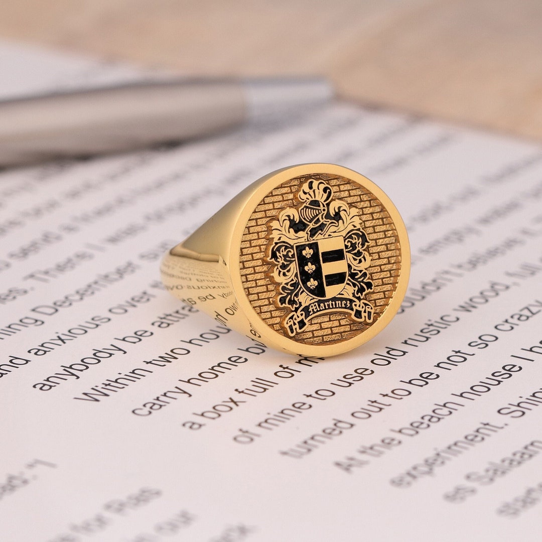 Personalized Family Crest Signet Ring Bespoke Coat of Arms Monogram ...