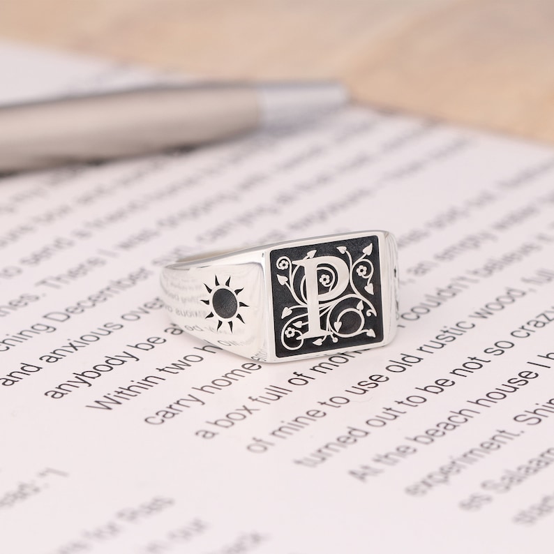 Custom Engraved Signet Ring, Unique Heraldic Jewelry, Unisex Family ...
