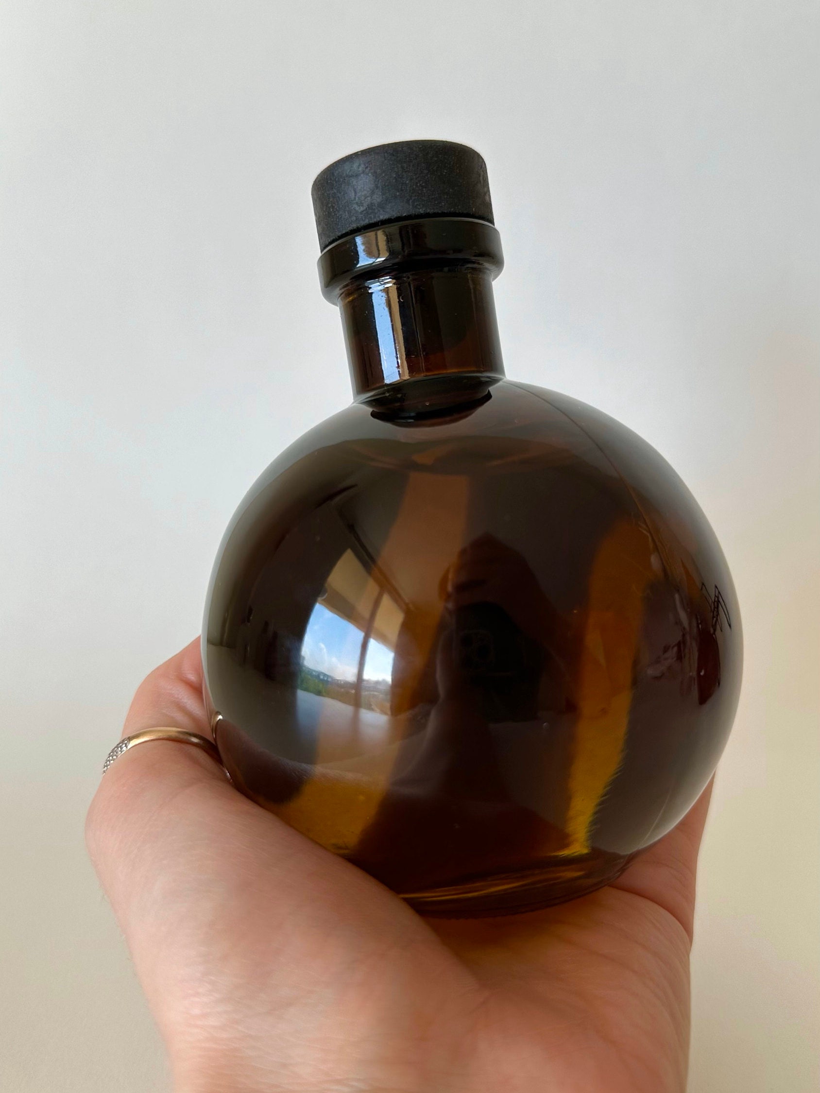 Large Reed Diffuser Round Amber Bottle With Flower Sticks, Delicious ...