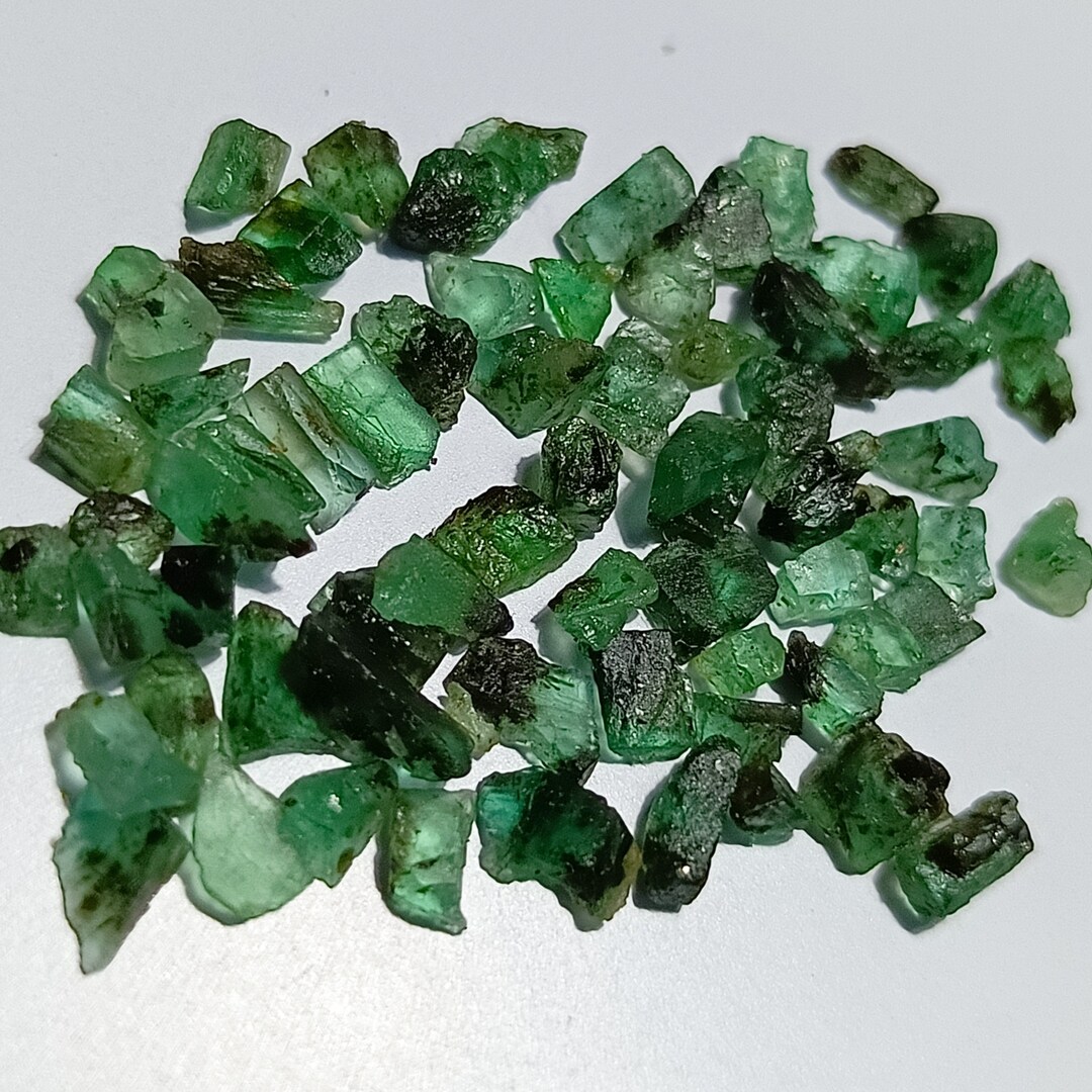 500 Pcs Raw Emerald , Rough Emerald 2mm 4mm Approx , Rough Gemstone ...