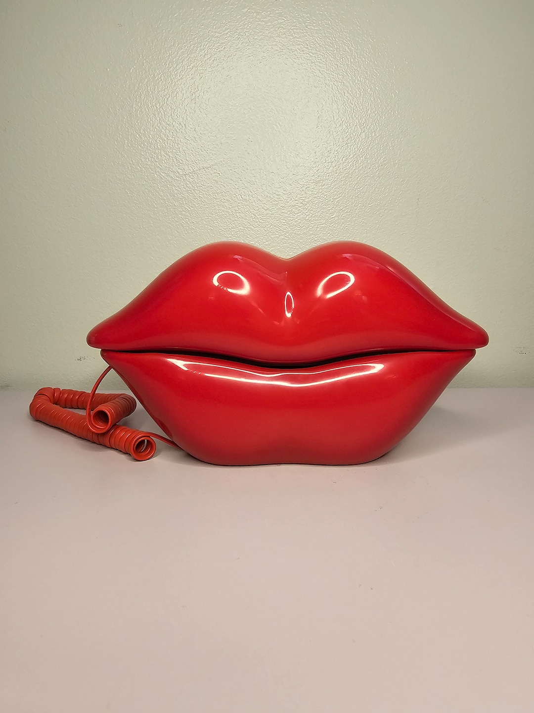 Vintage Push-button Phone LIPS, Old Push-button Phone, Push-button ...