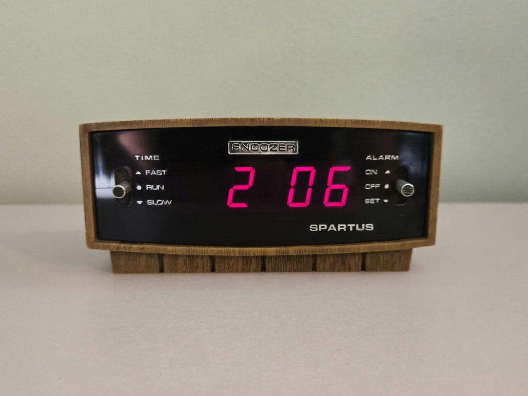 Vintage Spartus 1970s Woodgrain Digital Alarm Clock Model 21-3011-190 ...