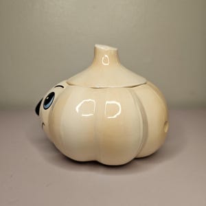 Vintage Ceramic Anthropomorphic Garlic Keeper Happy Face Kitschy ...