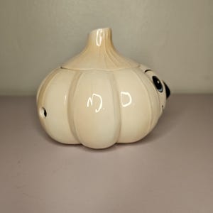 Vintage Ceramic Anthropomorphic Garlic Keeper Happy Face Kitschy ...