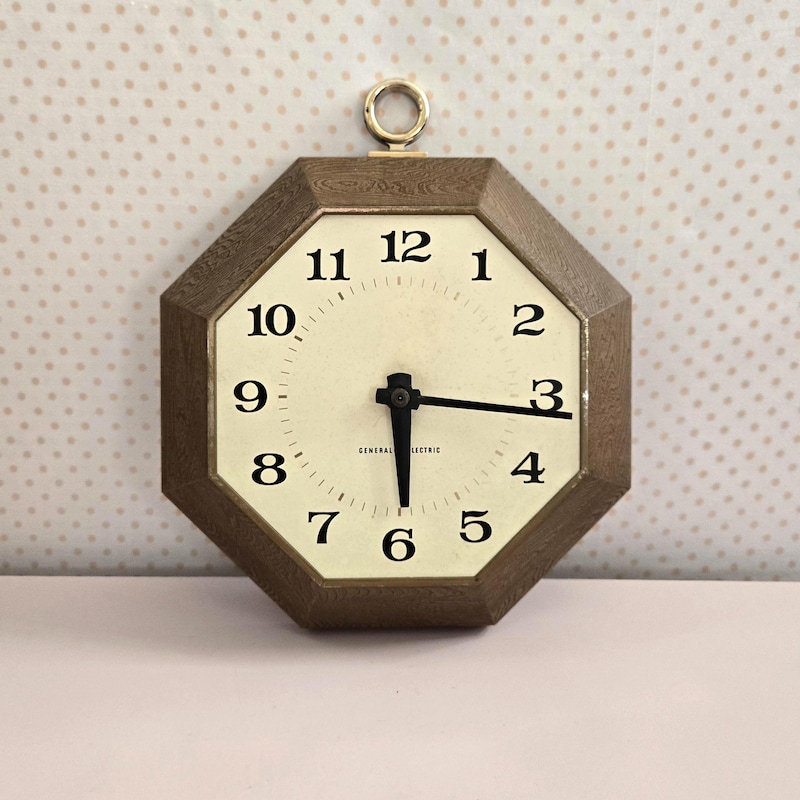 1960s Battery Wall Clock - Etsy