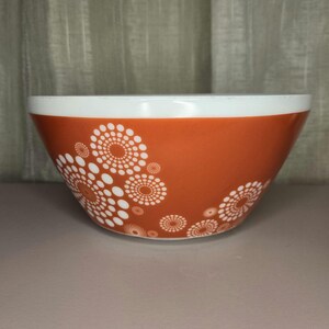 PYREX Vintage Charm Bowl Tickled Pink, 2.3 L Retro Circle Mixing Bowl ...