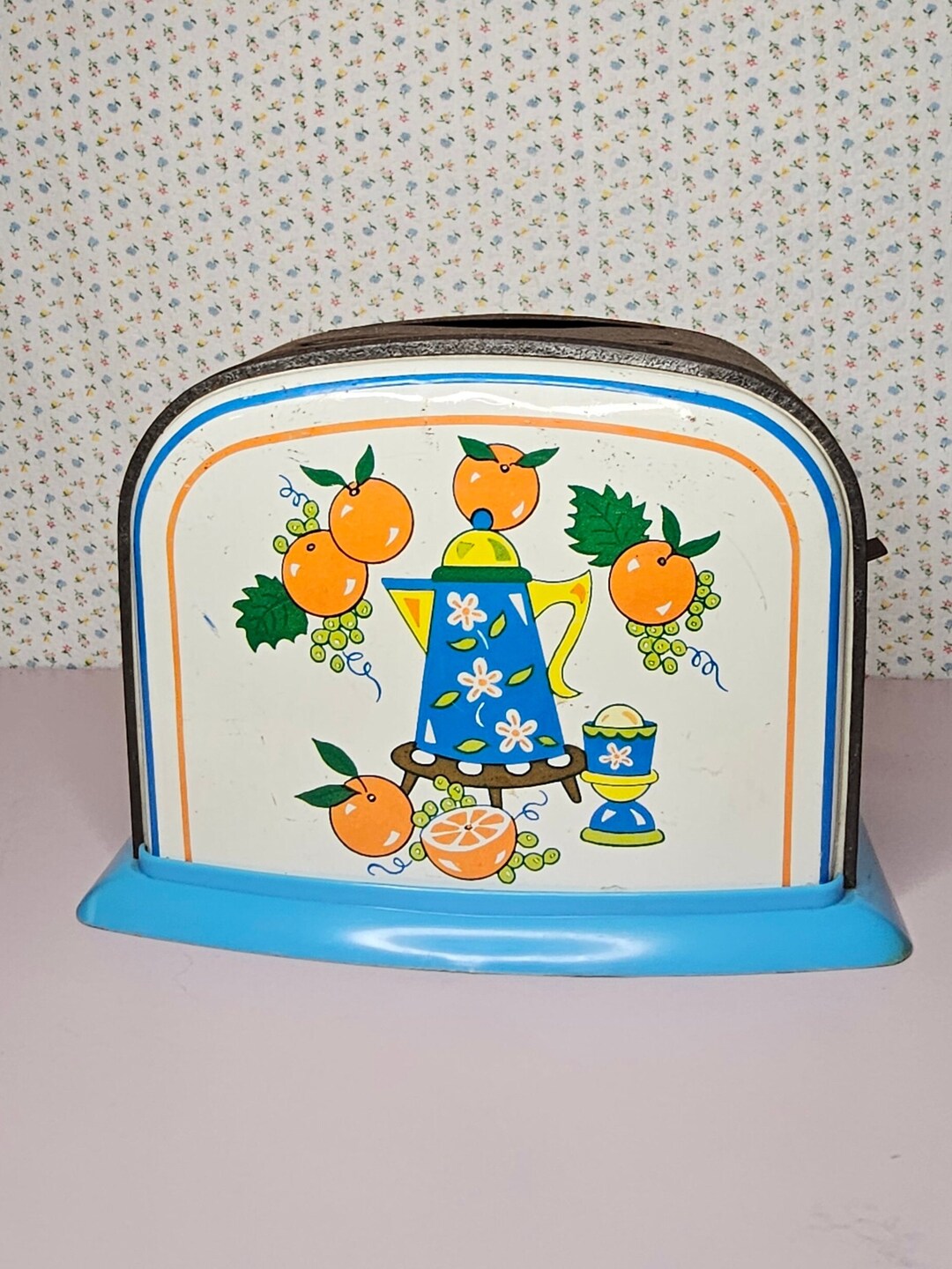 1950s Vintage Metal Toy Toaster With Mid-century Kitchy Design With ...