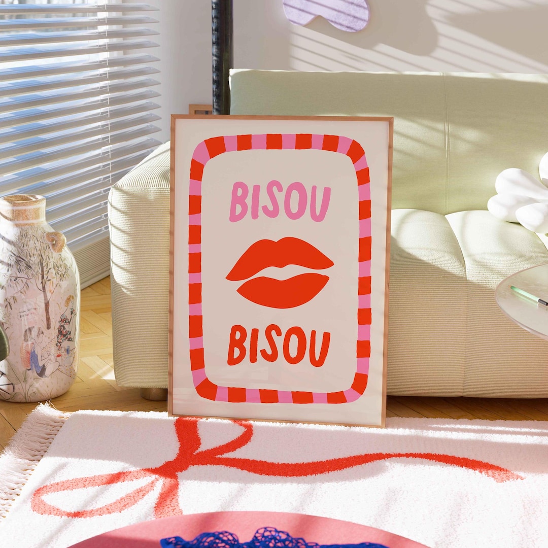 Bisou Bisou Wall Art, Trendy Kiss Print, Retro French Poster, Aesthetic Hallway Decor, Modern ...