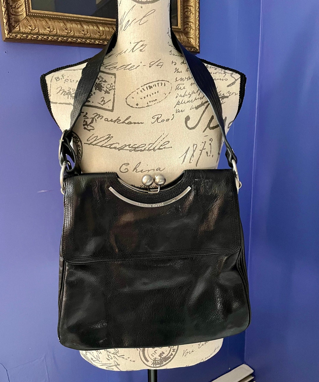 Vintage Black Leather Shoulder Bag/vintage Charles David Pocketbook - Etsy