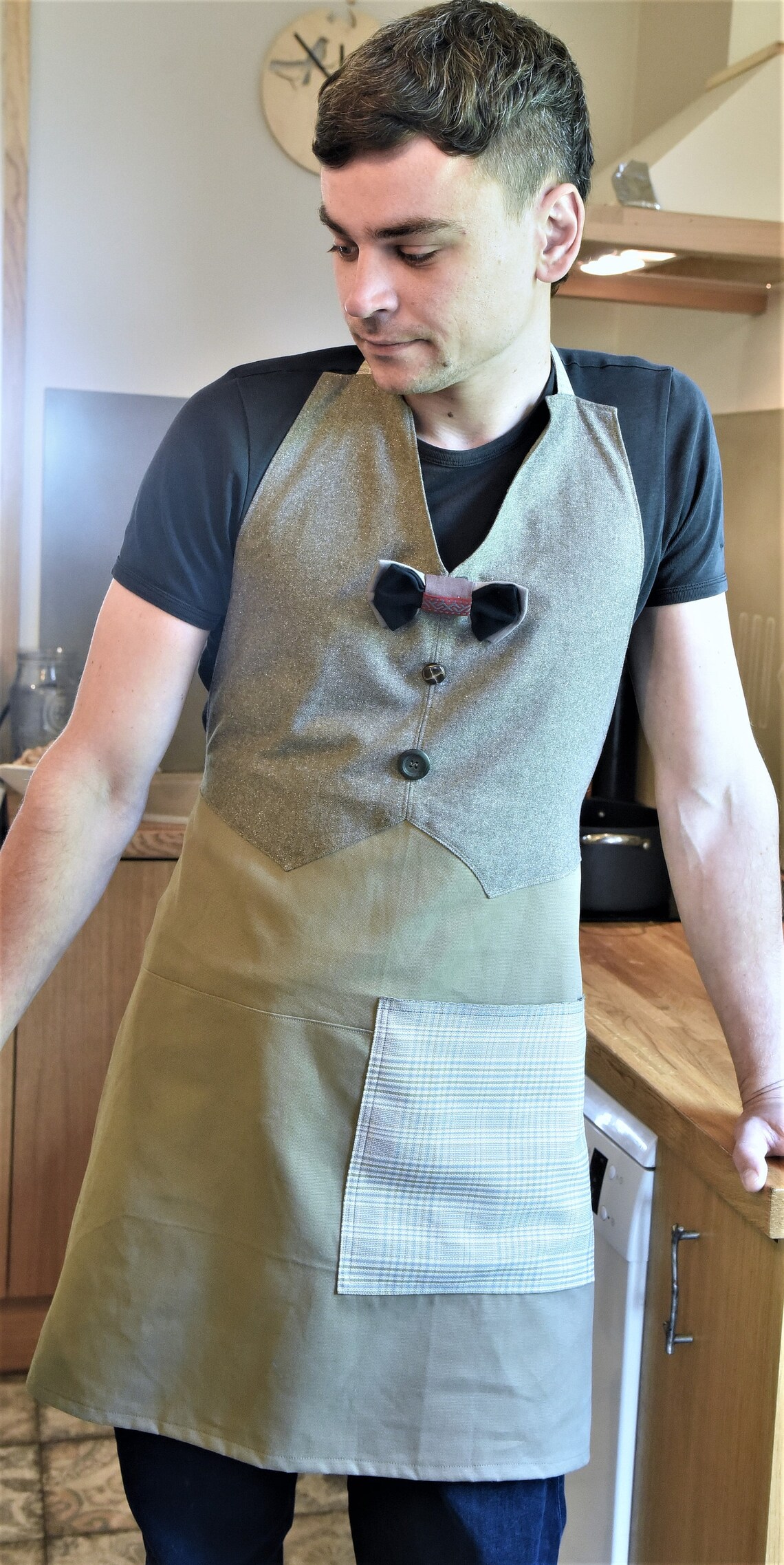 Vintage-style Men's Apron - Versatile and Stylish for Various ...