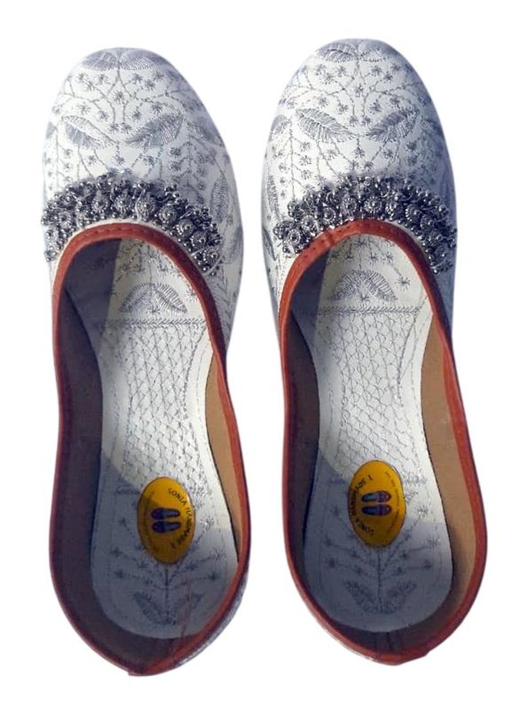 Buy Embroidered White Jutti: Indian Slip-on Flats Online in India - Etsy