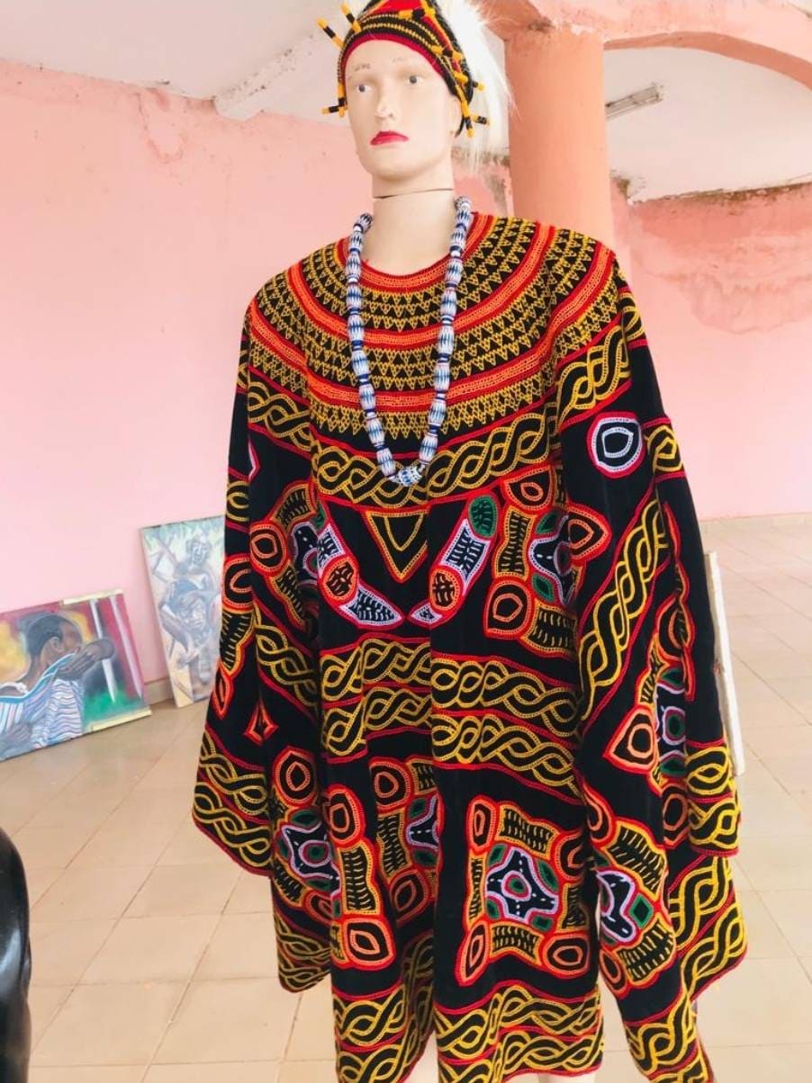 Bamenda Cameroon Traditional Men's Wear/ Men's Attire/toghu/cameroon ...