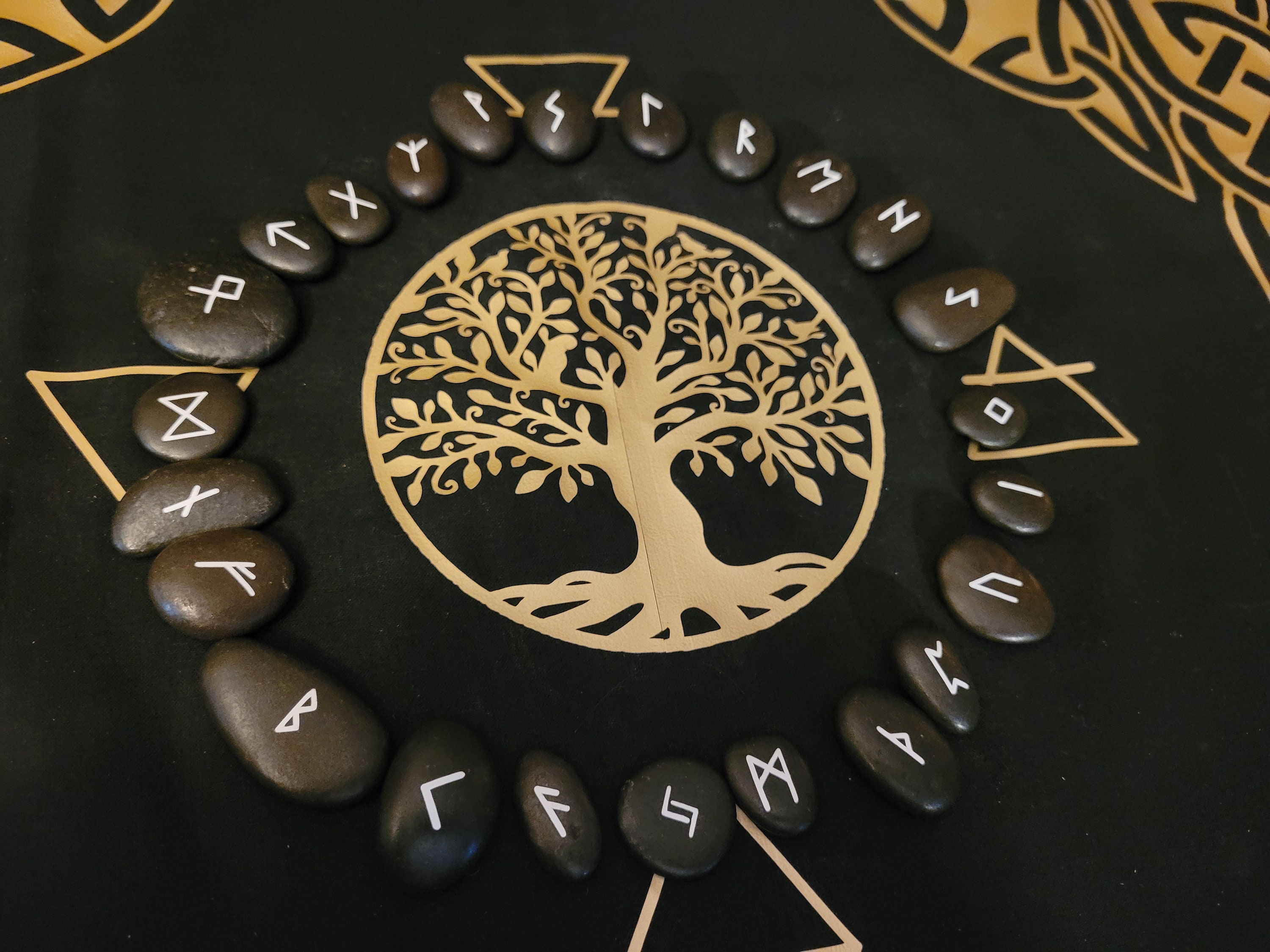 Eldar Futhark Rune Stone Set - Etsy