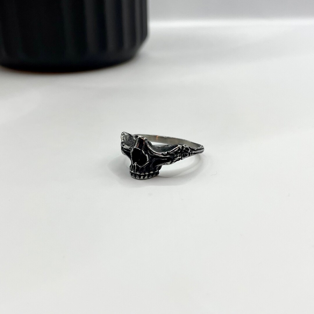 Black Skull Minimalistic Ring Unisex Stainless Steel Ring Crushed Half ...