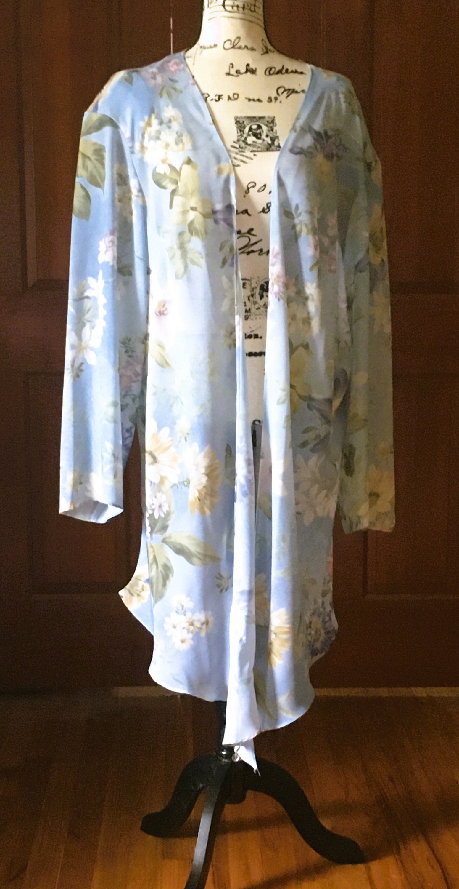 Size 28 Ethereal Vintage Flowing Cover-up/robe - Etsy