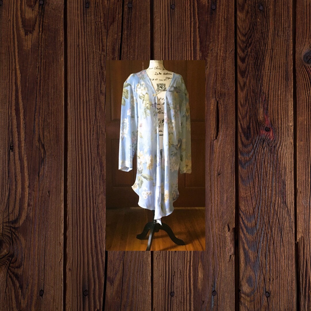 Size 28 Ethereal Vintage Flowing Cover-up/robe - Etsy