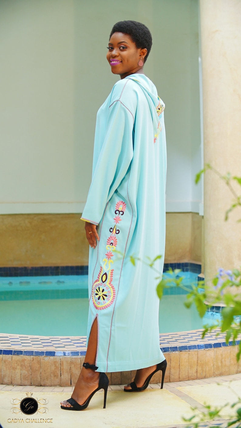 Djellaba Artisanale Brodée – Style Marocain Authentique Pour Femme ...