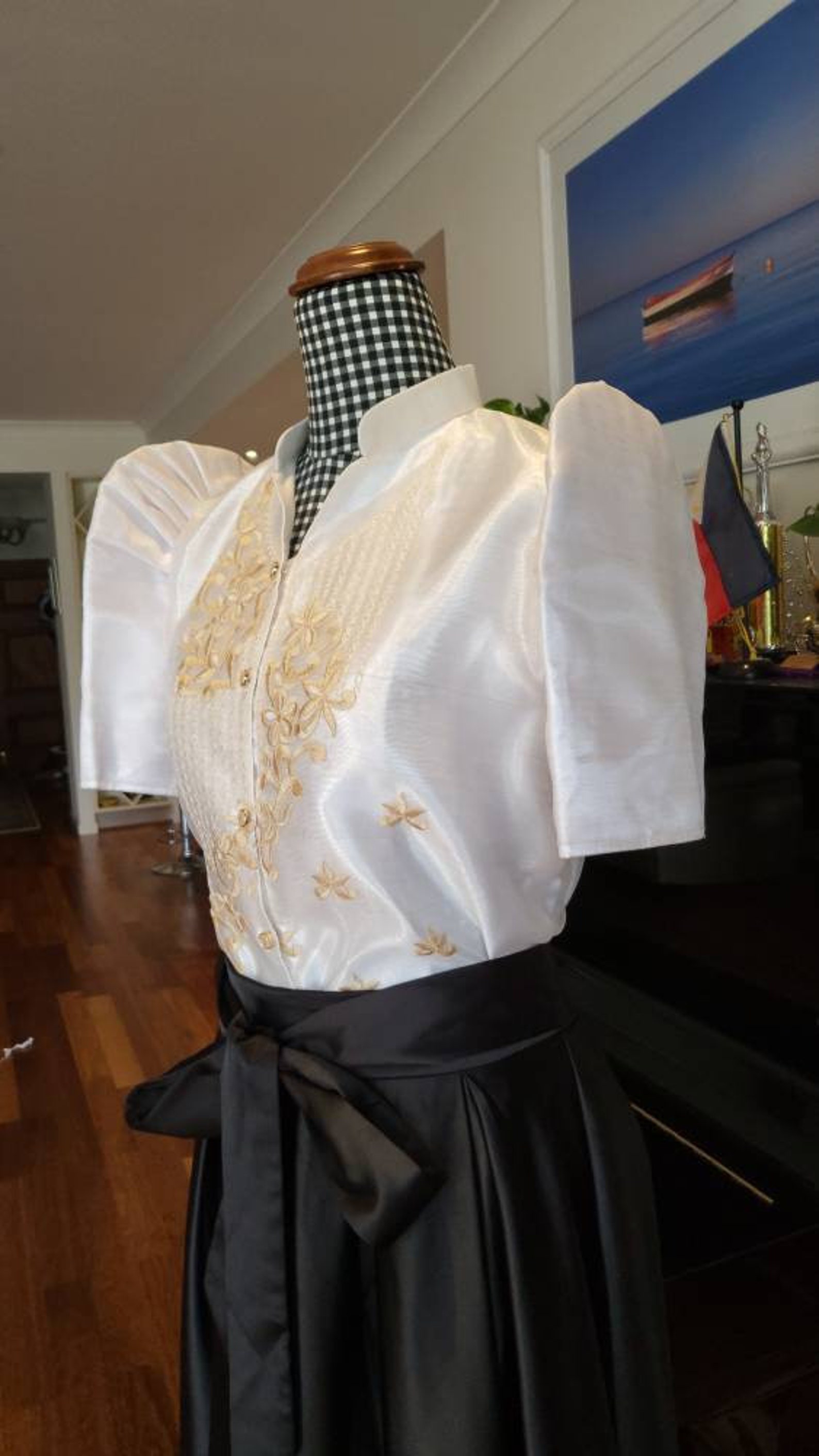 Embroidered Filipiniana Ladies Barong With Butterfly Shoulder(sa-bt-002 ...