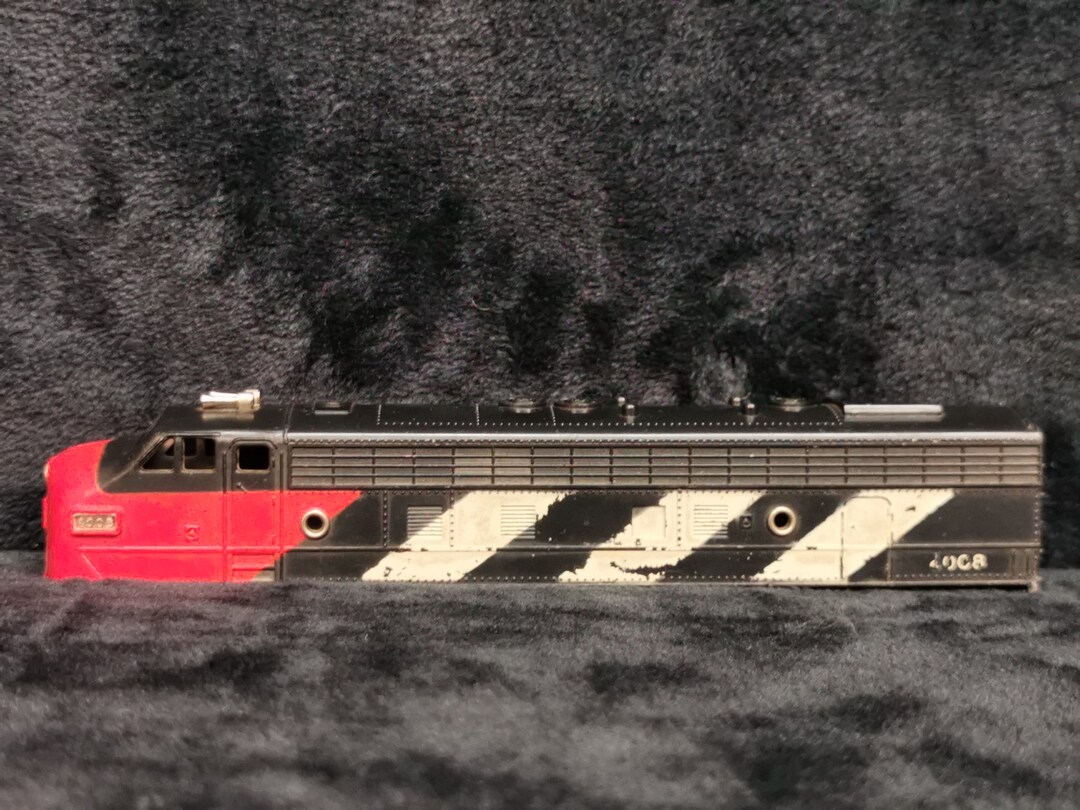 Vintage Tri-ang Hornby Canadian National Diesel Locomotive Shell (OO/HO ...