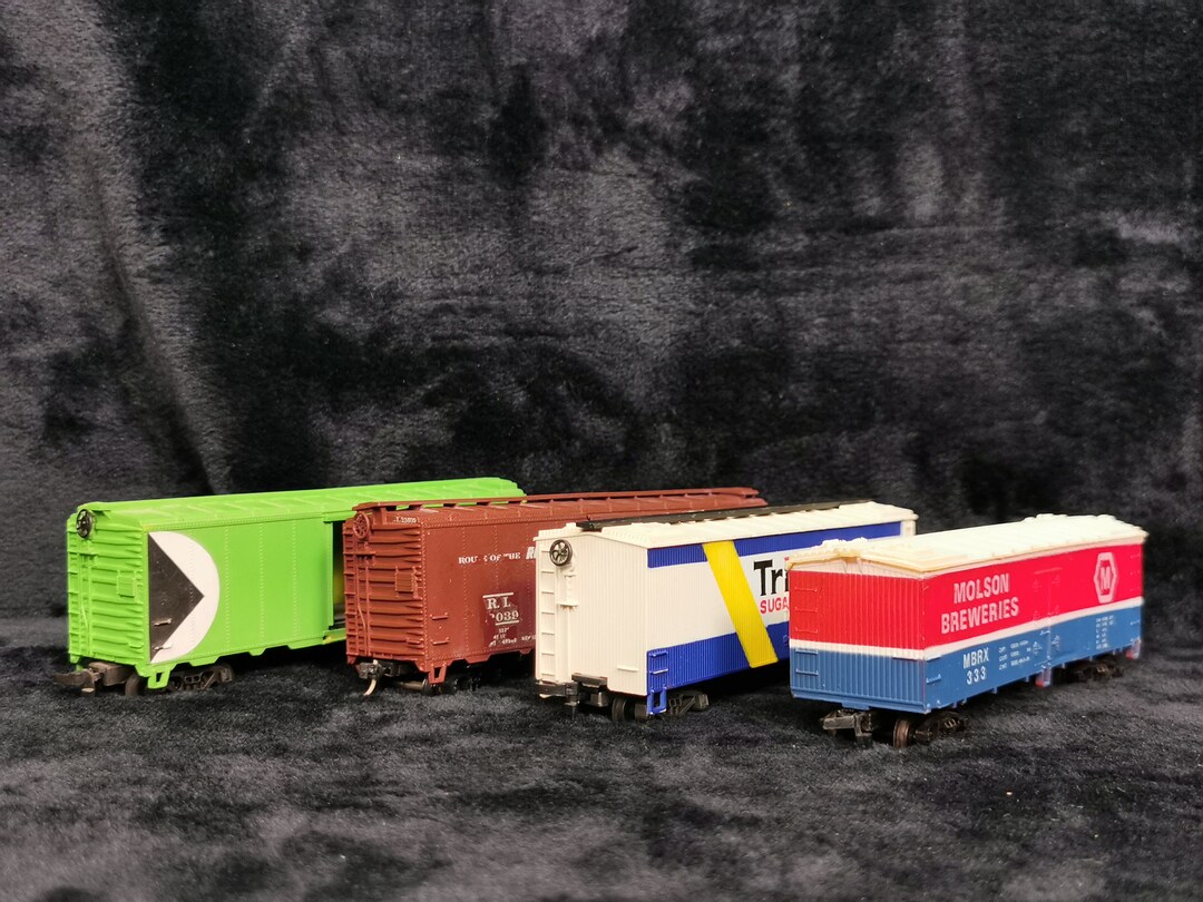 Vintage HO Scale Box Cars: CP Rail, Rock Island, Molson Breweries - Lot ...