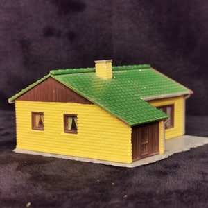 Vintage Heljan HO Scale Model Railroading Tract House Kit Built Up ...