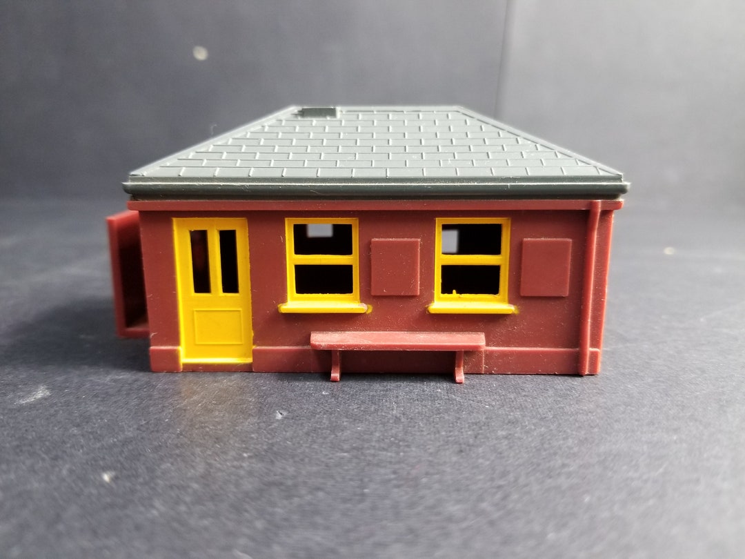Tri-ang OO/HO Scale R 62 Waiting Room - Vintage Model Train Collectible ...