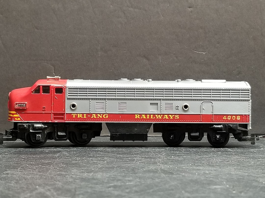 Tri-ang Railways OO/HO F3 Diesel Engine With Illuminated Light ...