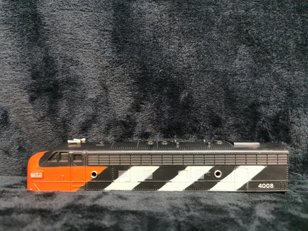 Vintage Tri-ang Hornby Canadian National Zebra Diesel Locomotive Shell ...